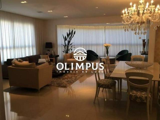 Excelente Cobertura Duplex com 398m² na Região Central