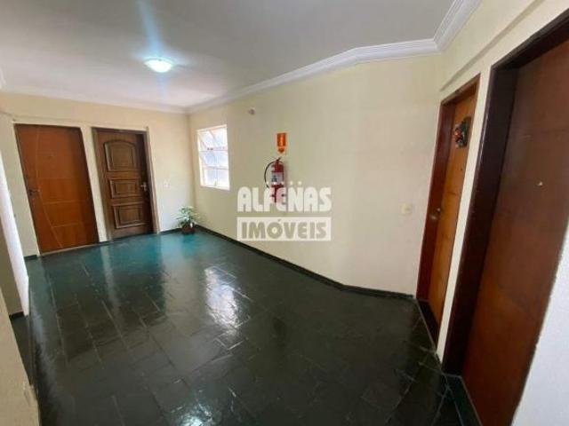 Excelente Cobertura de 03 Quartos e 01 Vaga no Eldorado
