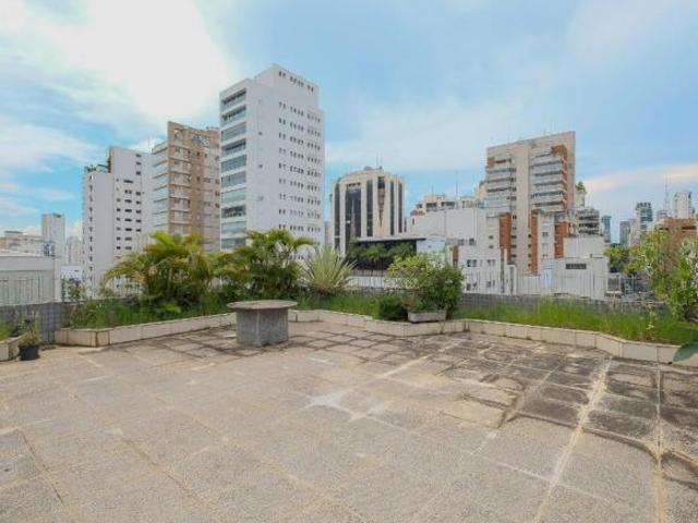 Aconchegante cobertura para venda em Jardins com 4 quartos, sendo 2 suítes, 600m²