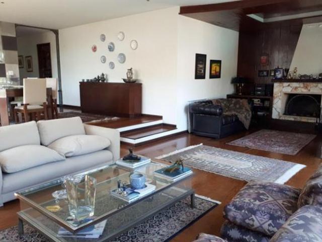 Excelente casa, 483m² de área construída, 680 m² de terreno