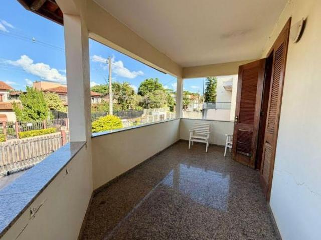 OPORTUNIDADE! EXCELENTE CASA 4 QUARTOS E LAZER COMPLETO