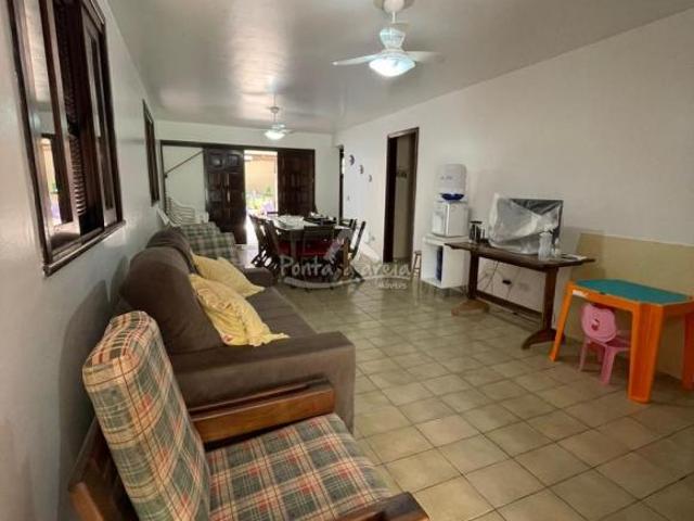 EXCELENTE CASA