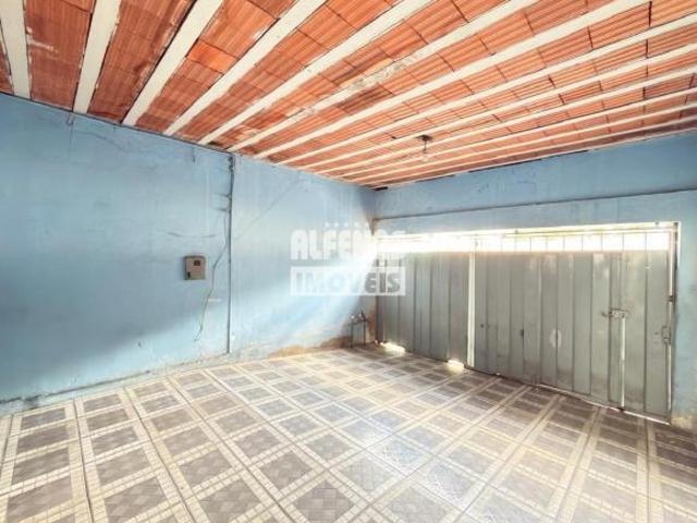 EXCELENTE CASA