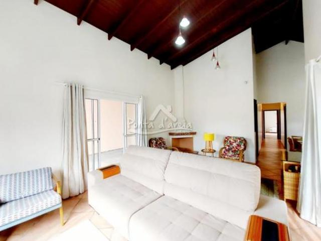 EXCELENTE CASA