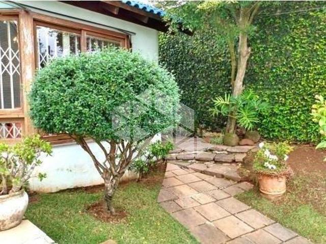 Excelente casa 5 quartos 5 suítes 4 garagens 396m² privativos no Bairro Três Figueiras !