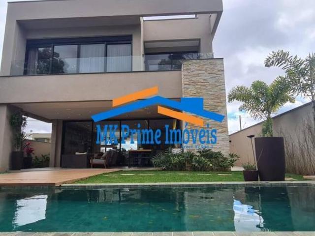 Excelente casa 300m² com 3 suítes no Santa Anna