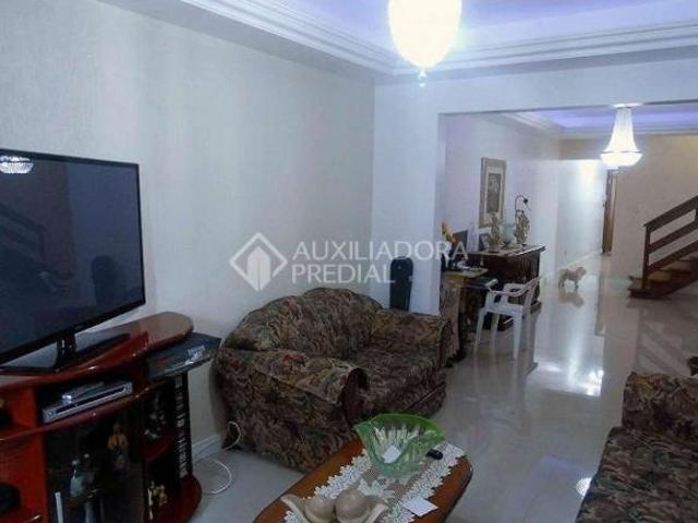 EXCELENTE CASA 3 DORM, 2 SUITES NO BAIRRO SANTANA