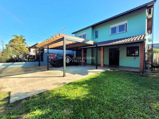Excelente casa 3 dormitórios com suíte !
