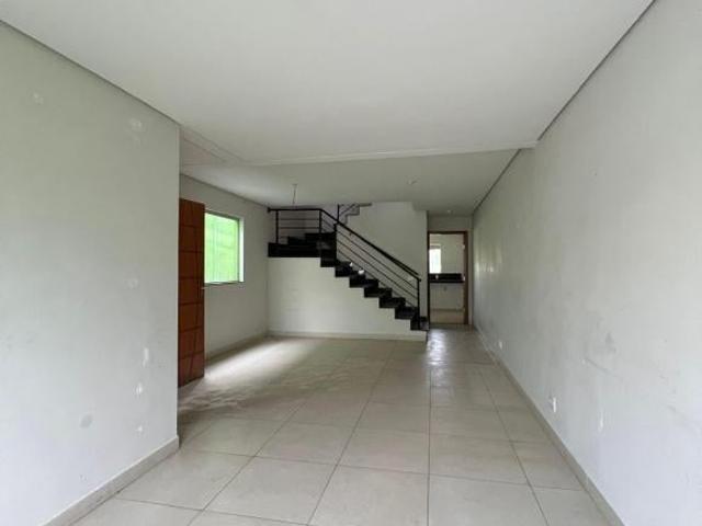Excelente casa 3 quartos Dom Pedro em São José da Lapa