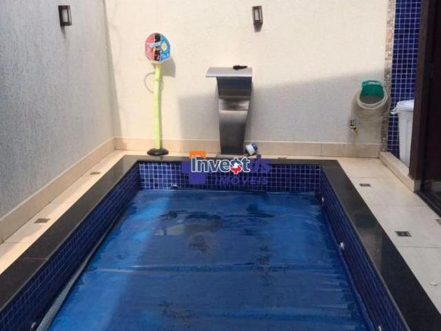 EXCELENTE CASA, 3 SUÍTES SENDO 1 MASTER LOTE 260M² TRECHO 3, VICENTE PIRES!