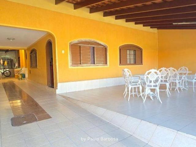 EXCELENTE CASA TÉRREA 205,74m² NA QE 34 COM 4 QUARTOS 1 SUÍTE GARAGEM COBERTA P/4 CARROS C/HABITE SE