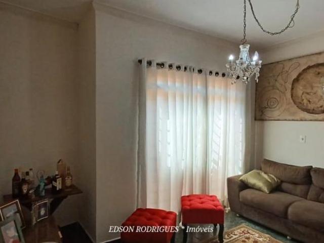 EXCELENTE CASA TÉRREA COM EDÍCULA * ÓTIMA LOCALIZAÇÃO