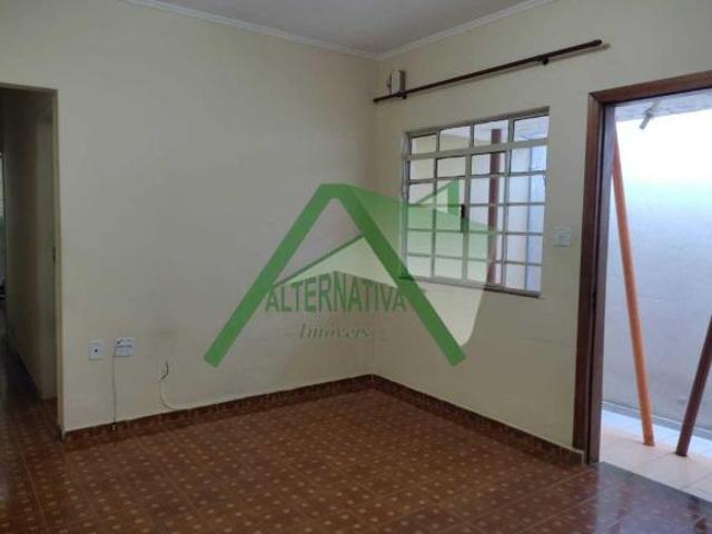 Excelente casa térrea com edícula no Bairro Santo Antônio!