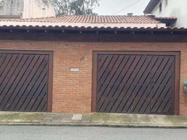 Excelente casa térrea com 03 dormitórios, 02 vagas, 250 metros de terreno em Taboão da Serra