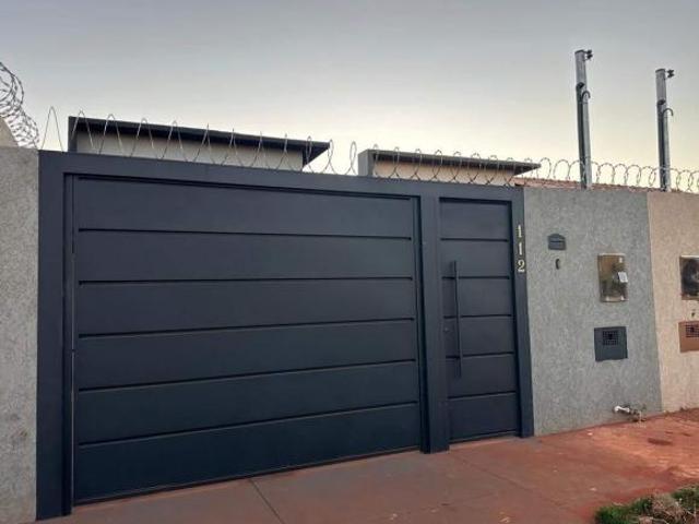 Excelente casa térrea com 03 quartos no Jardim Aero Rancho!