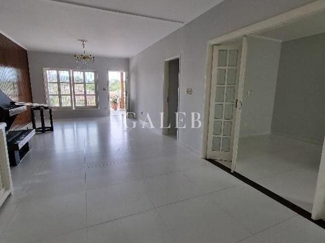 EXCELENTE CASA TÉRREA COM 3 DORM. + EDÍCULA + ESCRITÓRIO