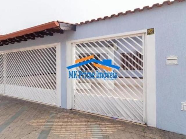 Excelente casa Térrea com 3 Dormitórios sendo 1 Suíte e 4 Vagas de Garagem