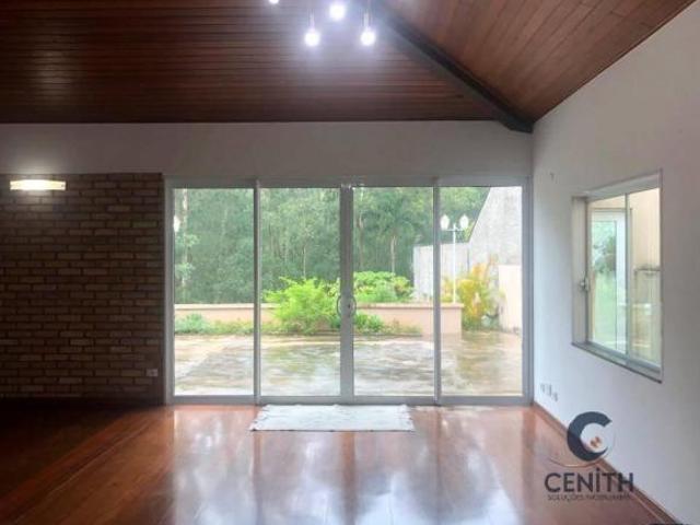 Excelente Casa Térrea com 3 Suítes em Condomínio Fechado – Venda ou Locação