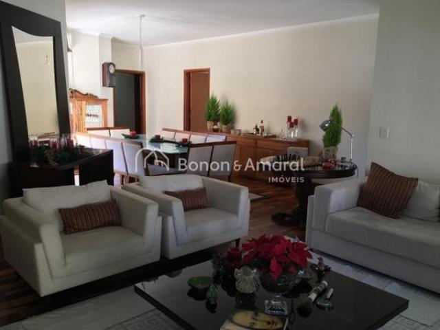 Excelente Casa Térrea com 4 Suítes e Lazer Completo em Barão Geraldo, Próxima à Unicamp!"