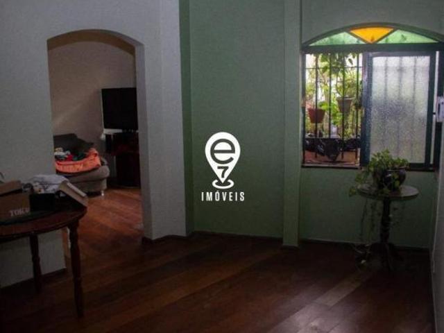 EXCELENTE CASA TÉRREA A 3 MINUTOS DO METRO SAÚDE