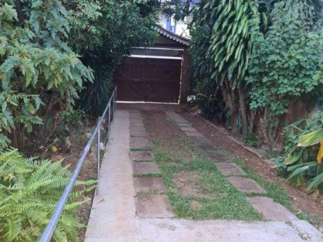 Excelente casa térrea à venda em ponto estratégico da cidade de Atibaia