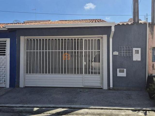 Excelente casa térrea à venda no bairro Res. Colinas