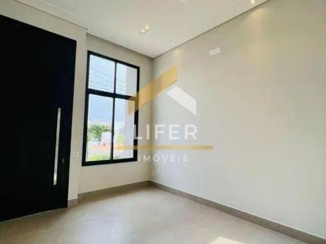 Excelente Casa Térrea à Venda no Condomínio Campos do Conde II