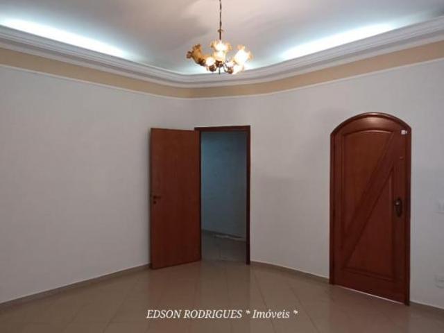 EXCELENTE CASA TÉRREA GRANDE com EDÍCULA * EXCELENTE BAIRRO