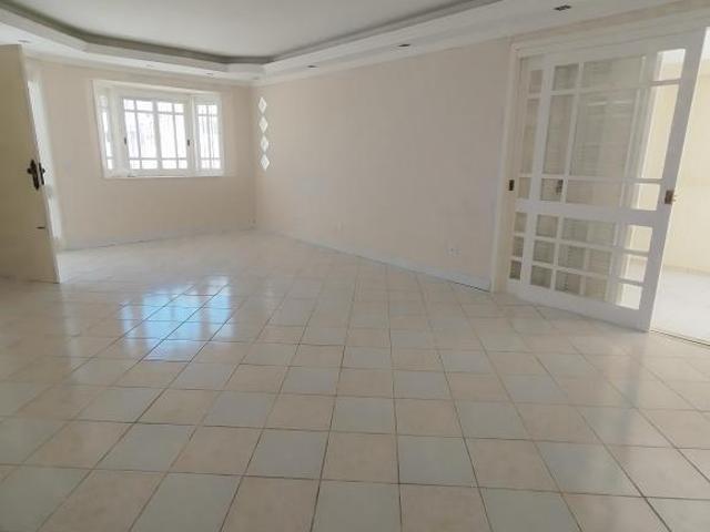 Excelente casa térrea de 03 dormitórios, 01 suite. Bairro Fatima Canoas