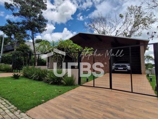 Excelente casa térrea em condomínio disponível à venda no Residencial Villa Verde em Senador Canedo!