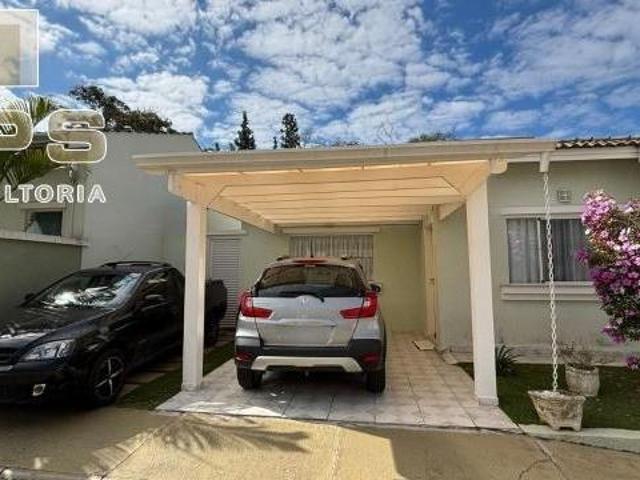 Excelente casa térrea em condomínio no Jardim Morumbi em Atibaia, rua tranquila, 3 dormitórios, 2 v