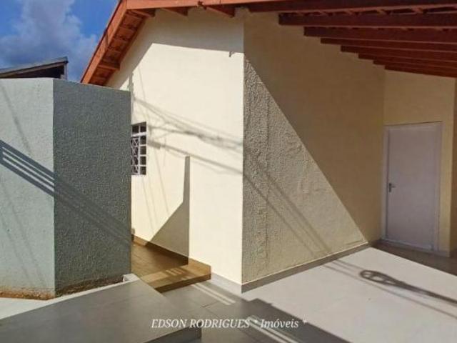 EXCELENTE CASA TÉRREA * EXCELENTE BAIRRO * Próxima à Represa, Supermercados e Hospital