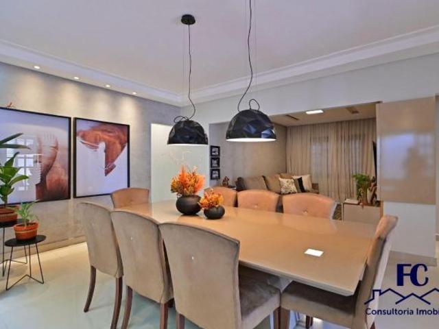 Excelente casa térrea, fino acabamento e repleta em armarios!