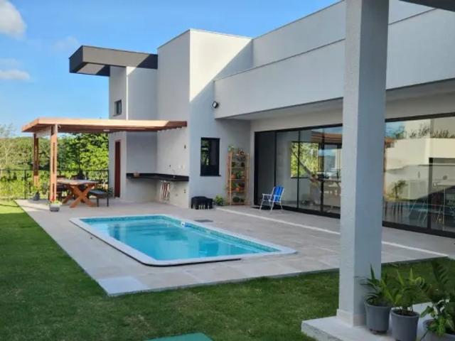 Excelente casa terrea no confominio jardins amsterdã