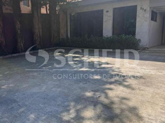 Excelente Casa Térrea na Vila Olímpia com 5 quartos 5 suítes 4 vagas de garagem
