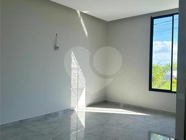 EXCELENTE casa TÉRREA, super bem localizado em ótimo Condomínio, venha conhecer !