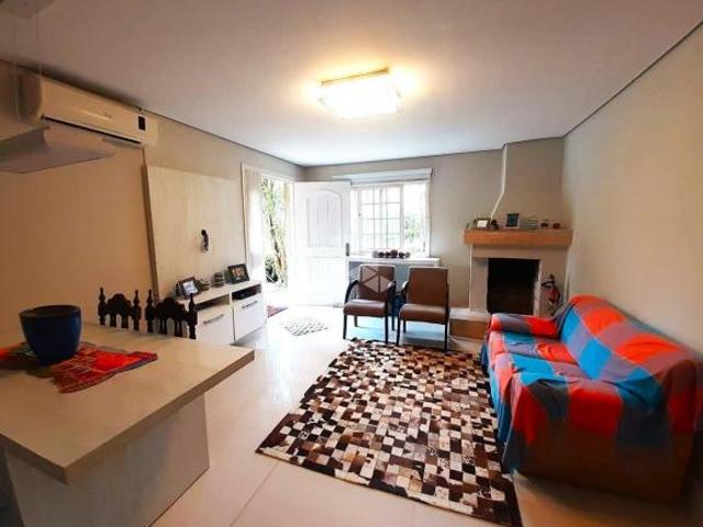 Excelente casa térrea próxima a praia