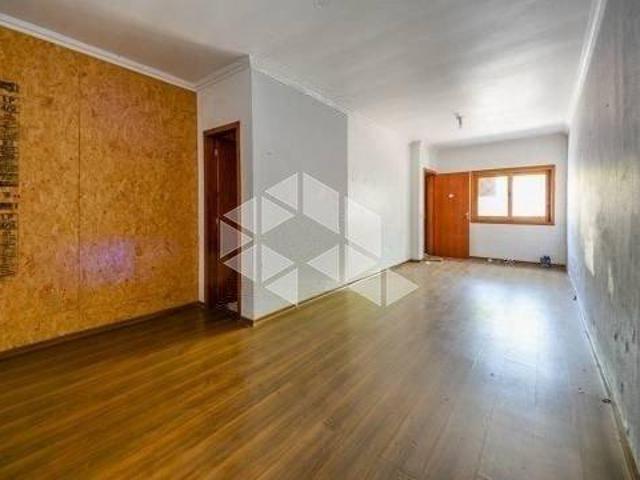 Excelente casa tipo sobrado com 120m2 para residência ou comércio no Bairro Menino Deus
