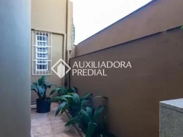 Excelente casa toda reformada, no bairro Guarujá
