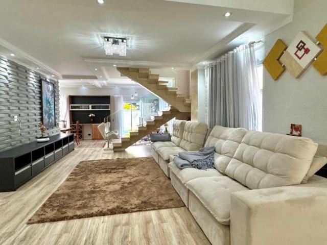 Excelente casa, totalmente reformada, com preço de oportunidade no Alphaville 6