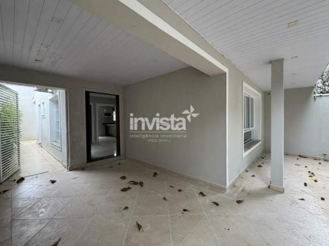 Excelente Casa Triplex Comercial na Aparecida em Santos