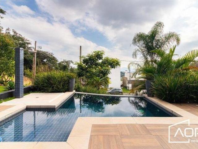 Excelente casa Valville I