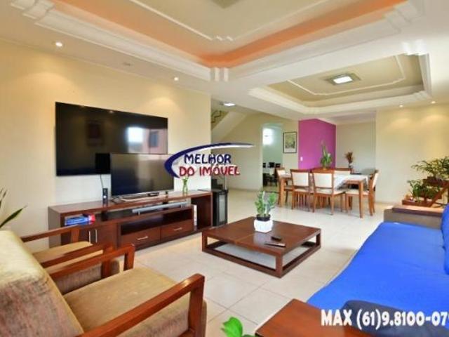 EXCELENTE CASA À VENDA NA ARNIQUEIRAS 4 SUÍTES E ESCRITÓRIO