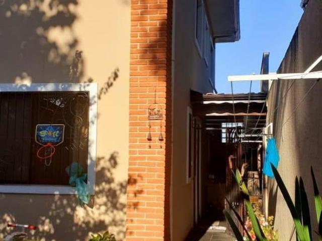 EXCELENTE CASA À VENDA NA VILA MASCOTE !