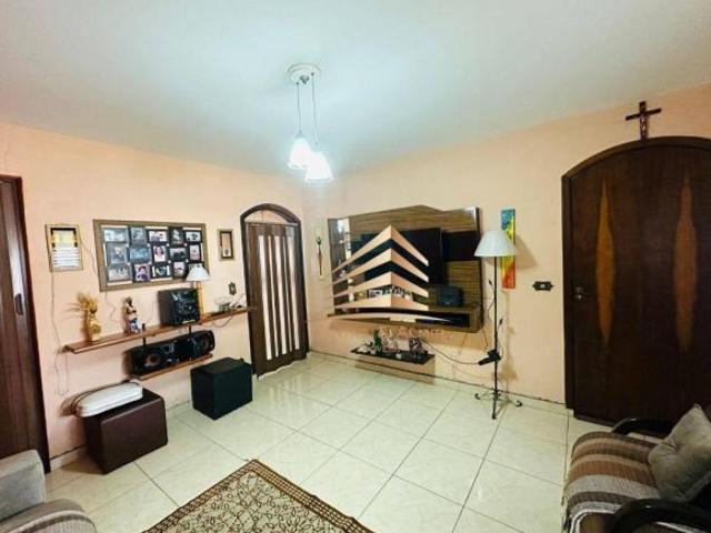 Excelente casa a venda na Vila São Ricardo, O imóvel dispõe com a casa debaixo e casa de cima, próxi