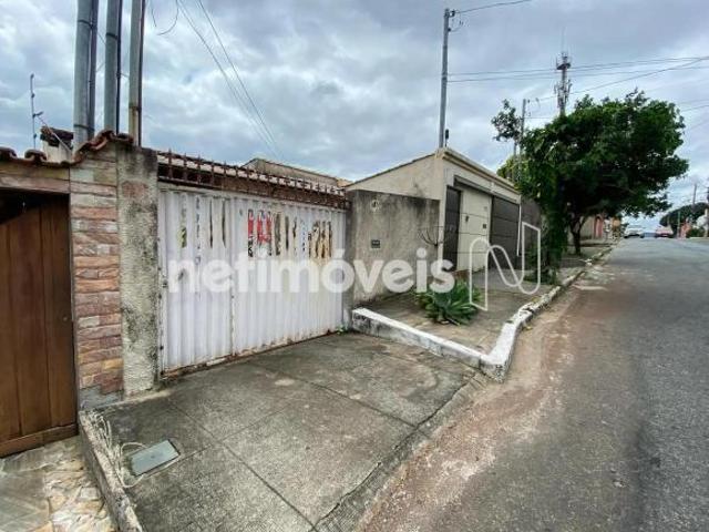 Excelente Casa à Venda no Ana Lúcia