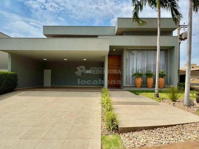 Excelente Casa à Venda no Buona Vita