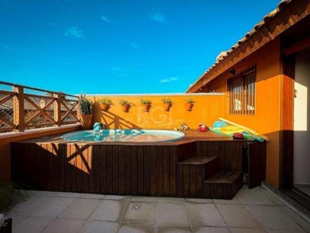 Excelente casa a venda no bairro Tristeza, para o lado do Rio!