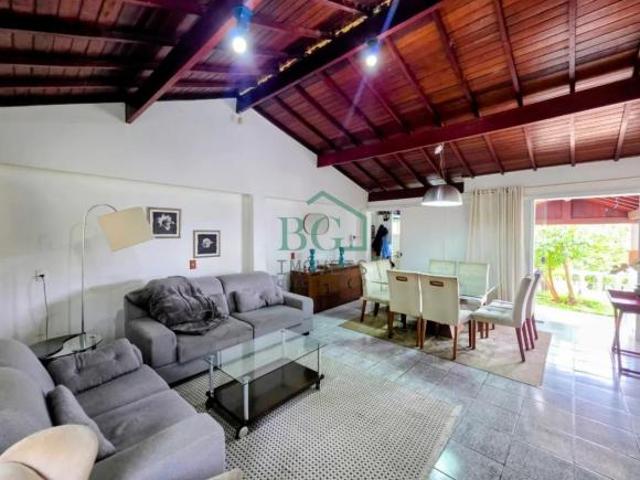 Excelente casa à venda no bairro Bortolan em Poços de Caldas MG