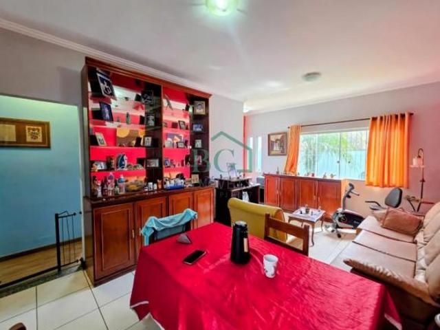 Excelente casa á venda no bairro Campo das Antas em Poços de Caldas MG